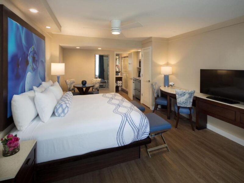 Where to Stay in Siesta Key Florida: 14 Best Hotels & Areas - Girl on a ...